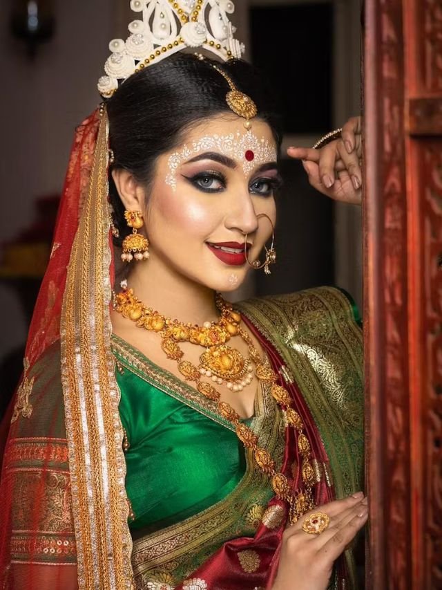 Splendid Wedding Banarasi Saree Looks You Should Bookmark for Wedding ...